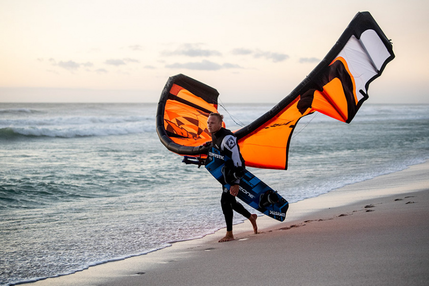 Ozone Amp V1 | Kite | Kiteboarding Kitesurfing | Kites