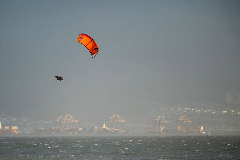 Ozone Amp V1 | Kite | Kiteboarding Kitesurfing | Kites